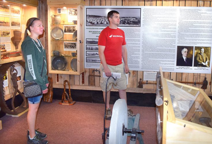 New logging, lumber exhibit in IM | News, Sports, Jobs - The Daily News